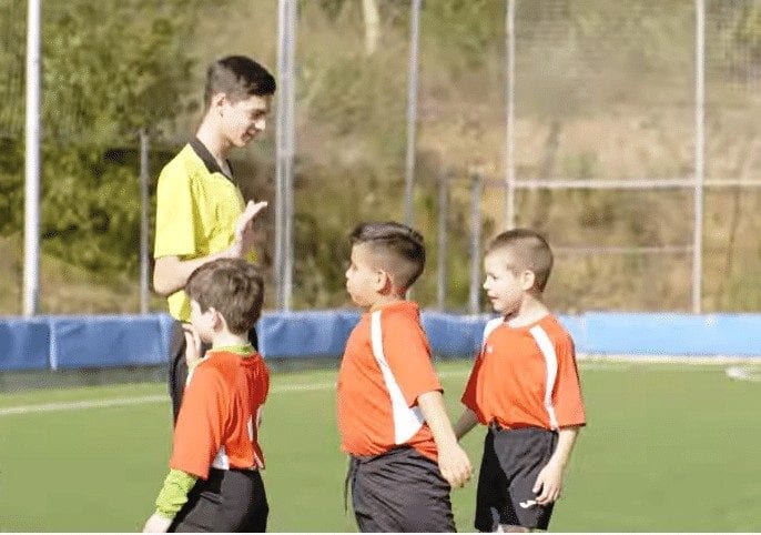 La Fundació Brafa lanza el 9º vídeo de la campaña #NoSeasHooligan "El ...