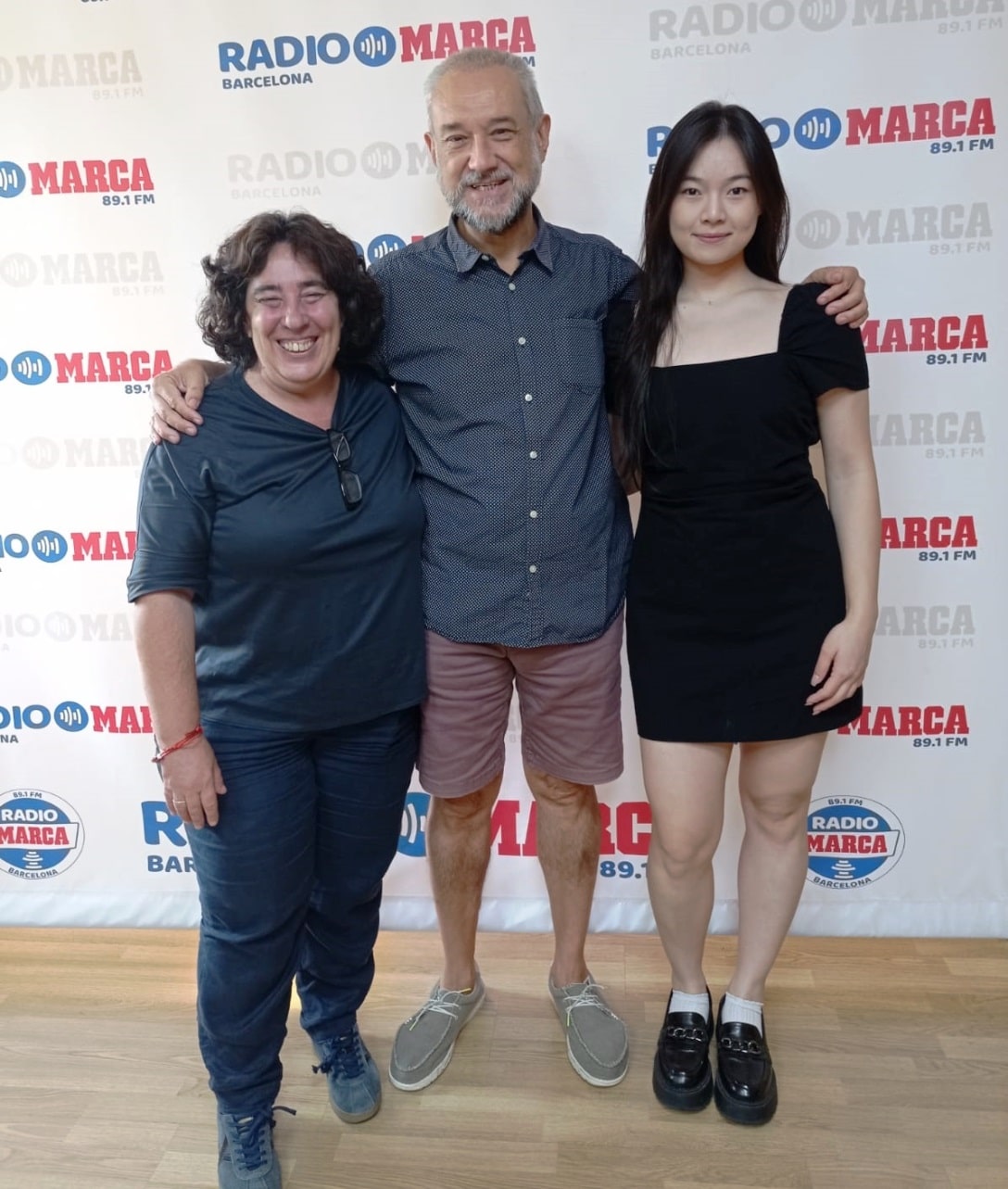Arantxa Echevarria Y Xinyi Ye Presentan Chinas” En La Claqueta” Radio Marca Barcelona